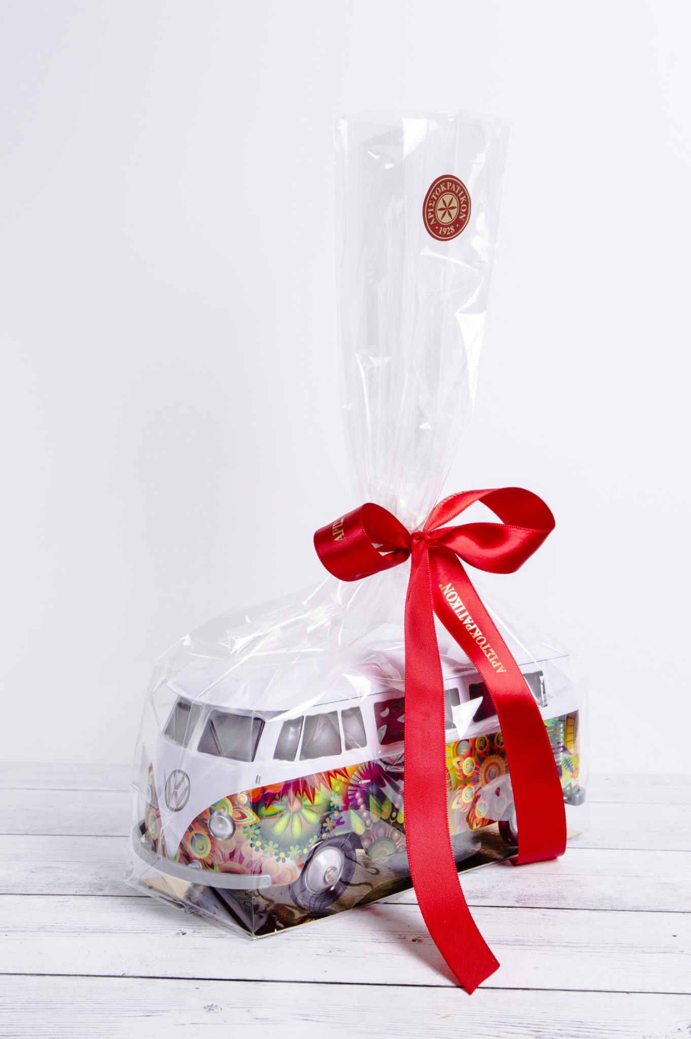 Van VW psychedelic. Tin box with various Chocolates - Αριστοκρατικόν